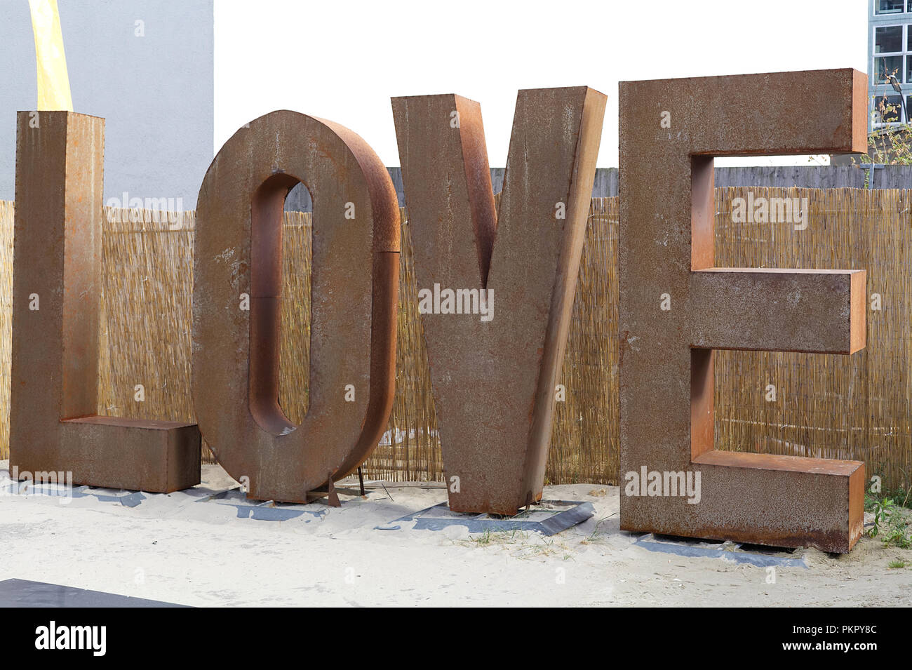 Permanent sign hi-res stock photography and images - Alamy