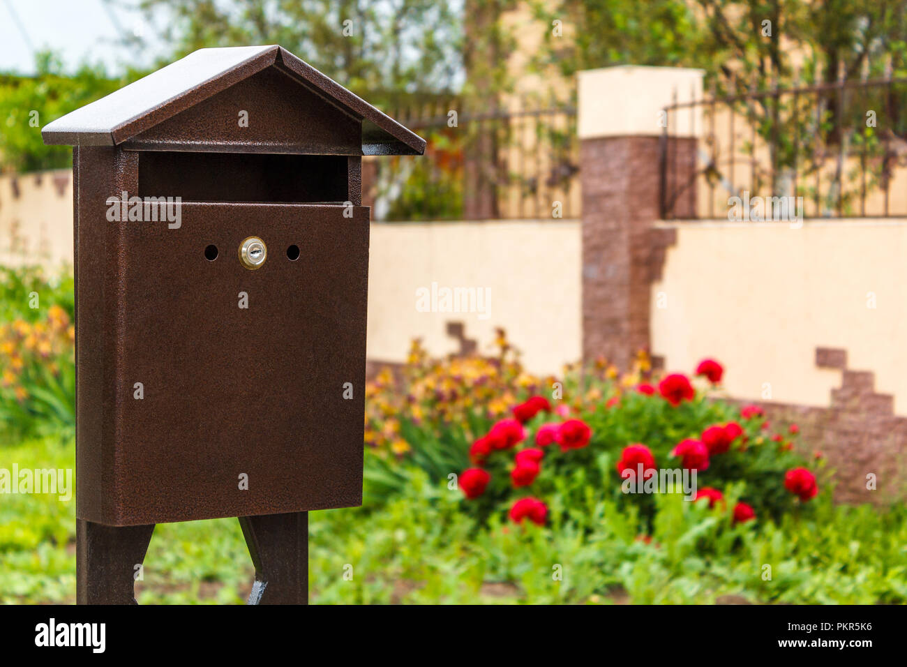 Waiting for a delivery letter hi-res stock photography and images - Alamy