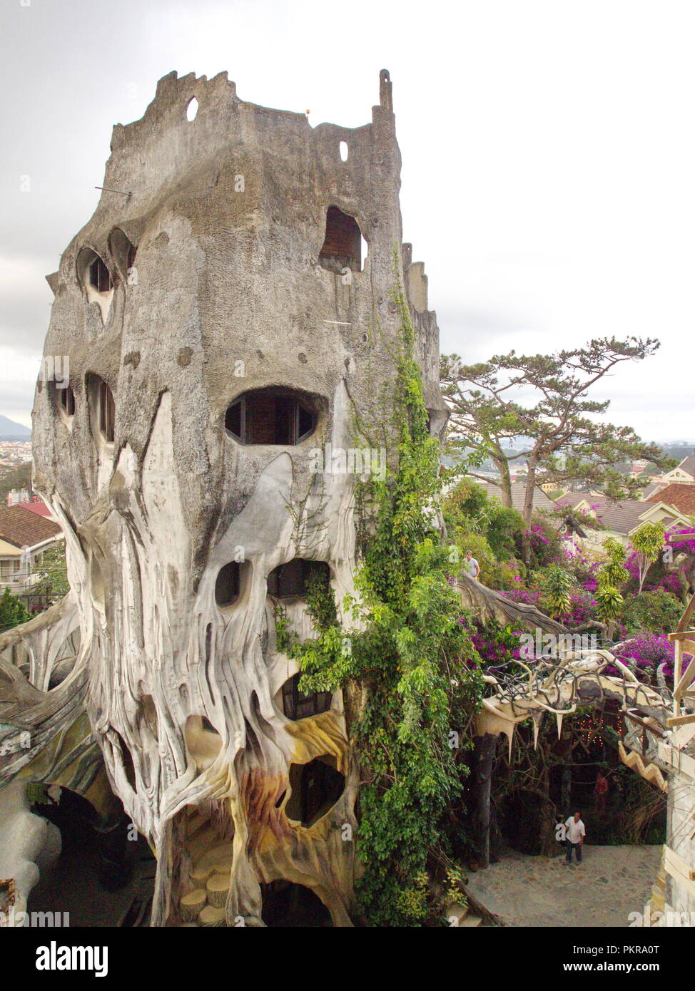 The crazy tree house hi-res stock photography and images - Alamy