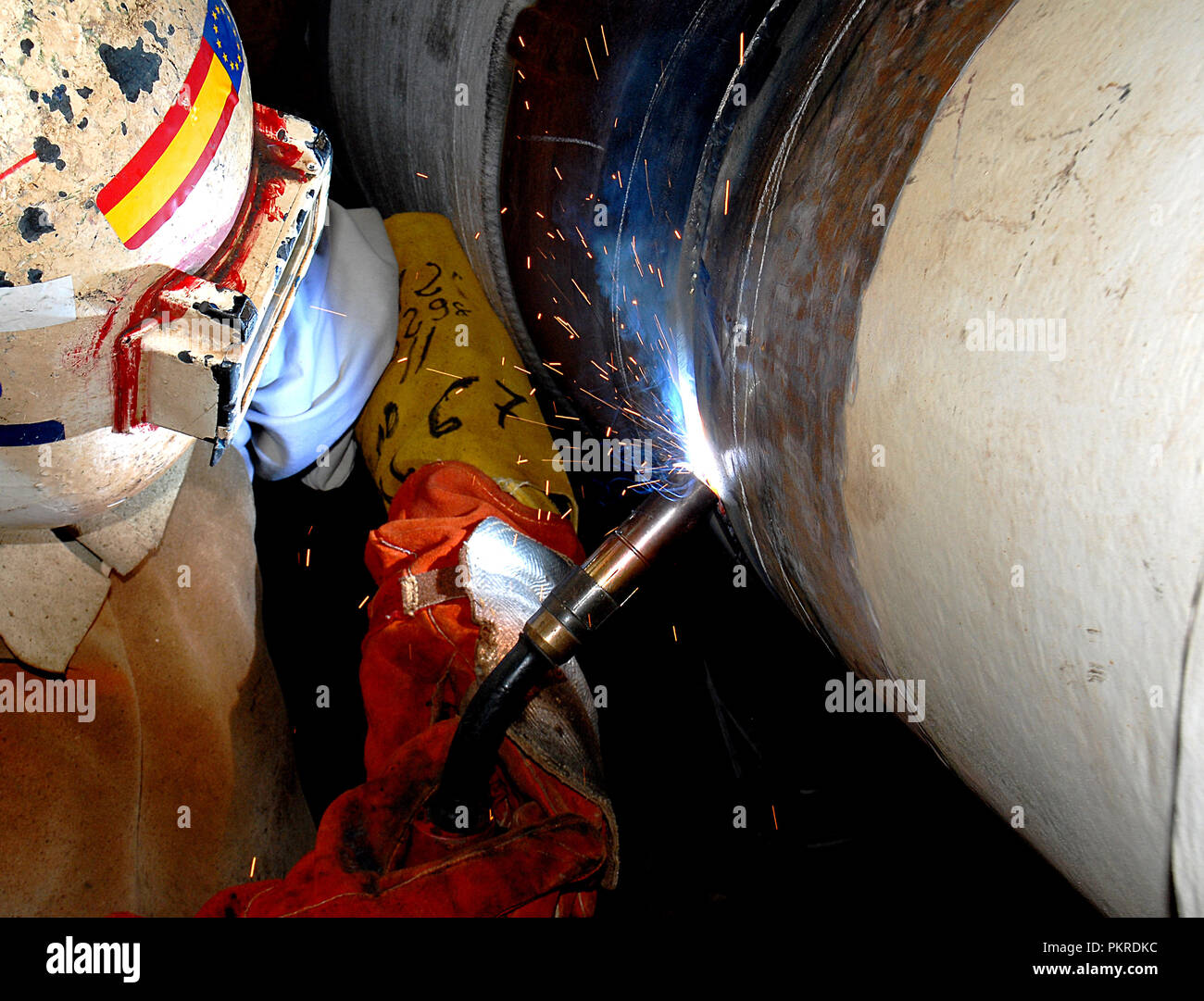 Work of an offshore welder Stock Photo - Alamy