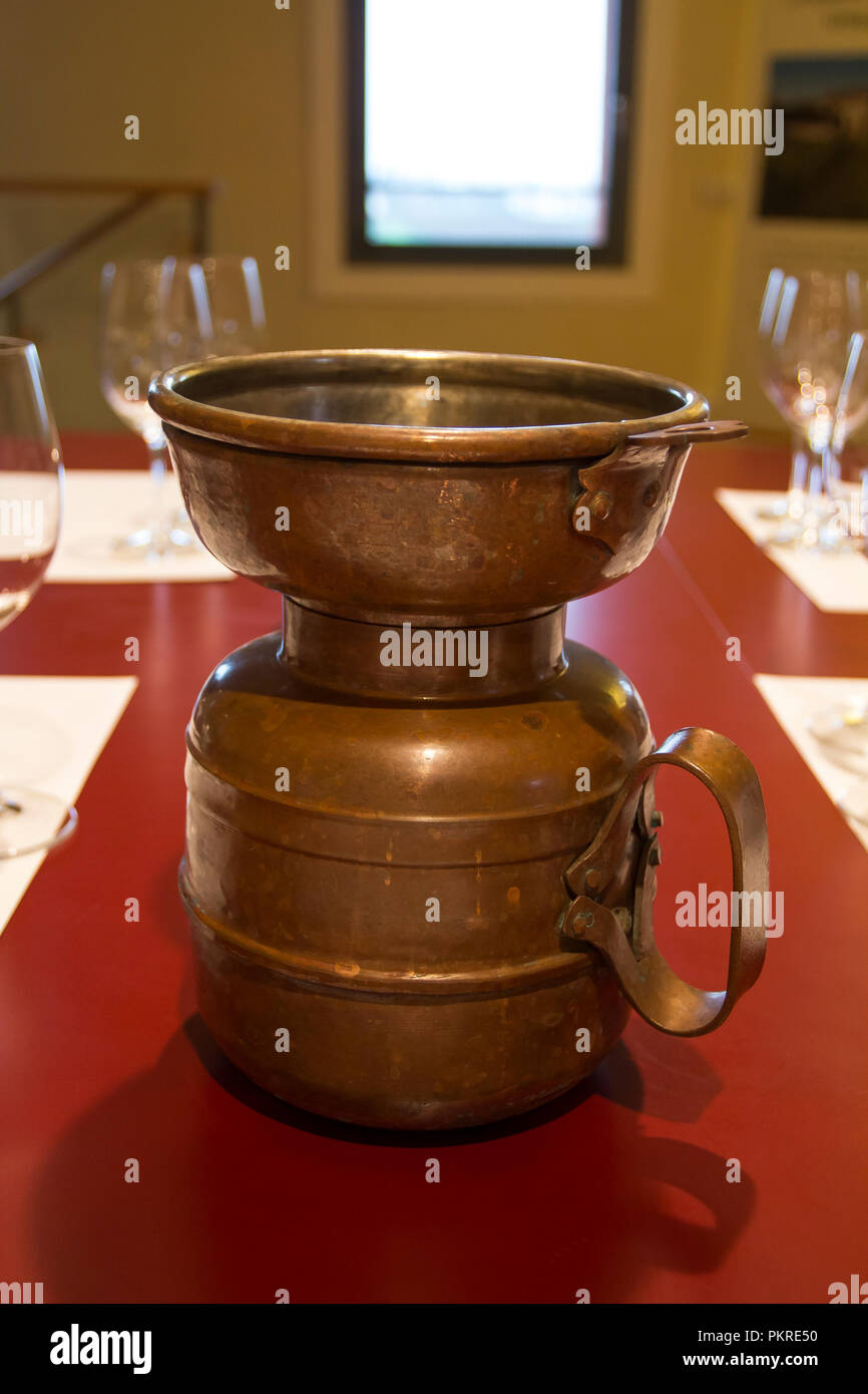 Spittoon hi-res stock photography and images - Alamy