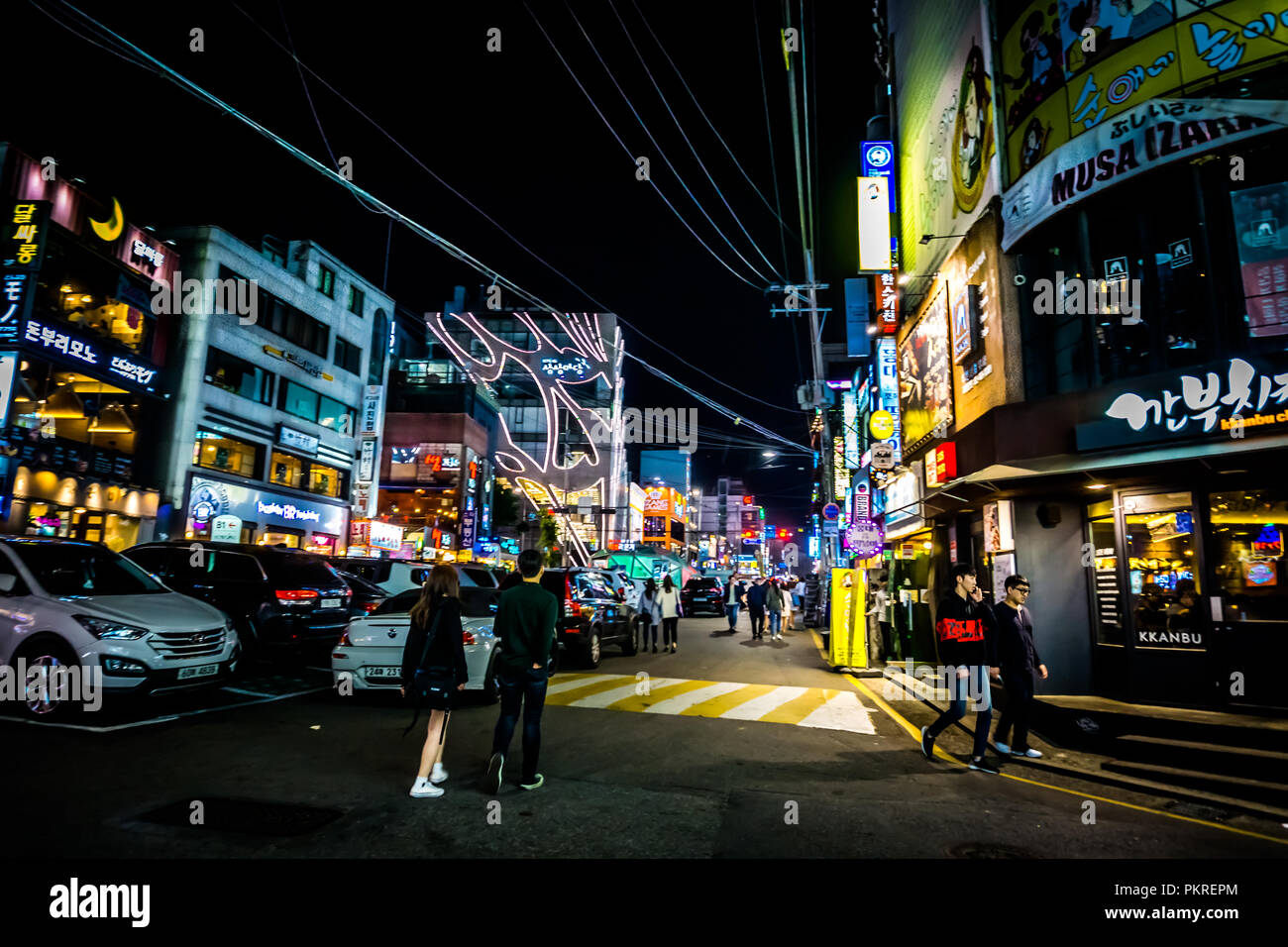 Hongdae hi-res stock photography and images - Alamy