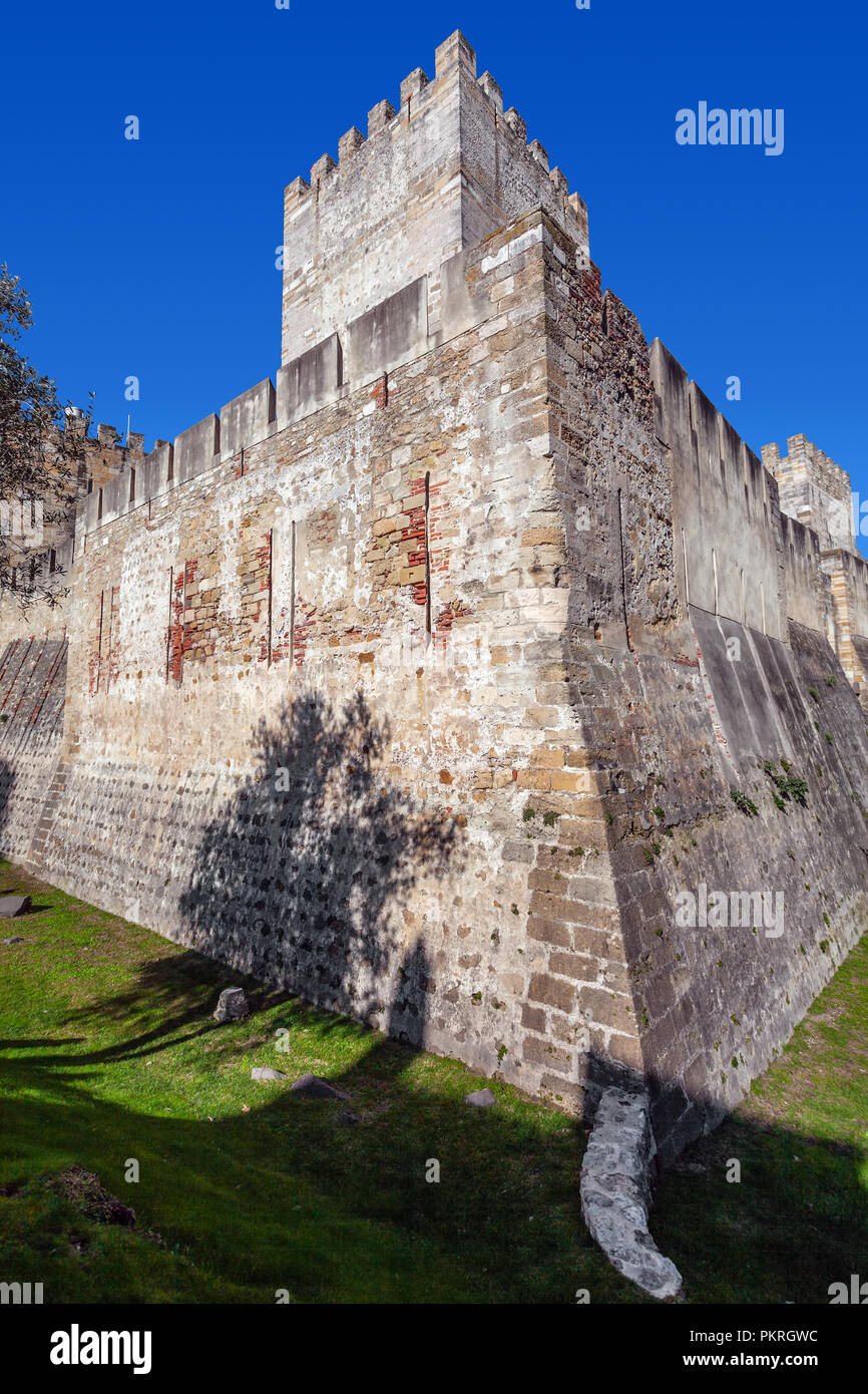 Castelejo castelo de sao jorge hi-res stock photography and images - Alamy