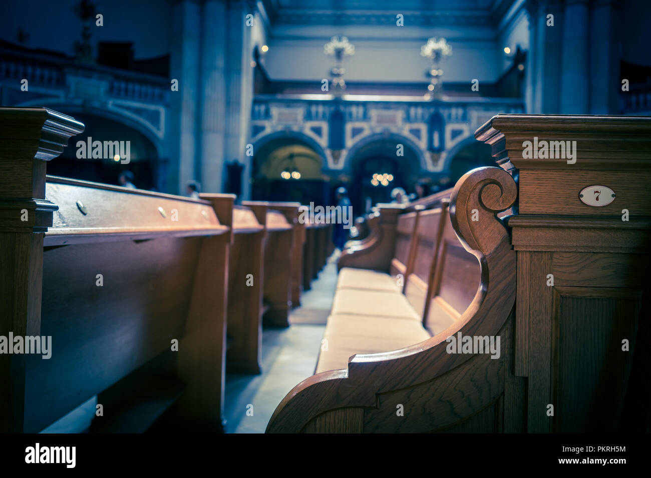 Small church interior hi-res stock photography and images - Alamy