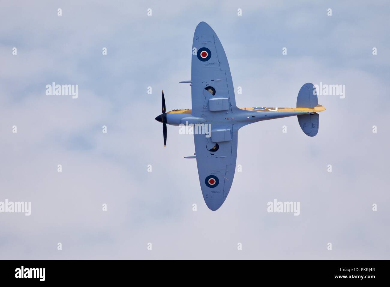 BBMF Supermarine Spitfire LF.IXc ‘MK356 / QJ-3’ flying at the 2018 ...