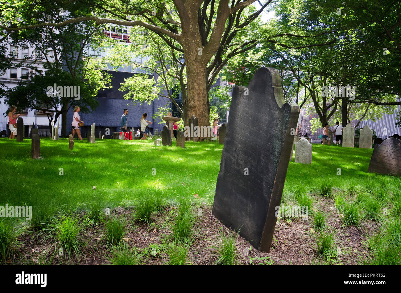 Trinity church cemetery hi-res stock photography and images - Alamy