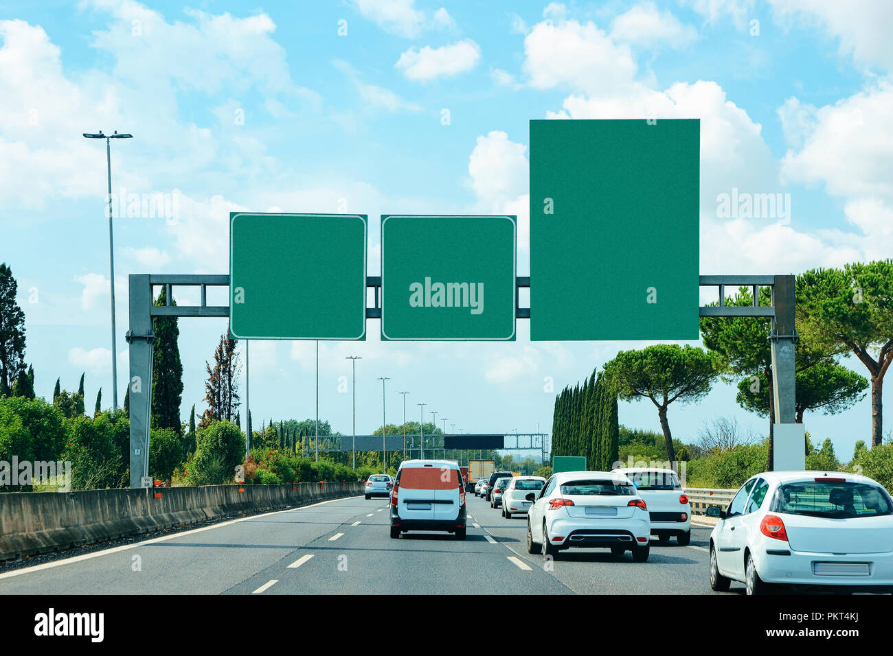 Blank motorway signs hi-res stock photography and images - Alamy
