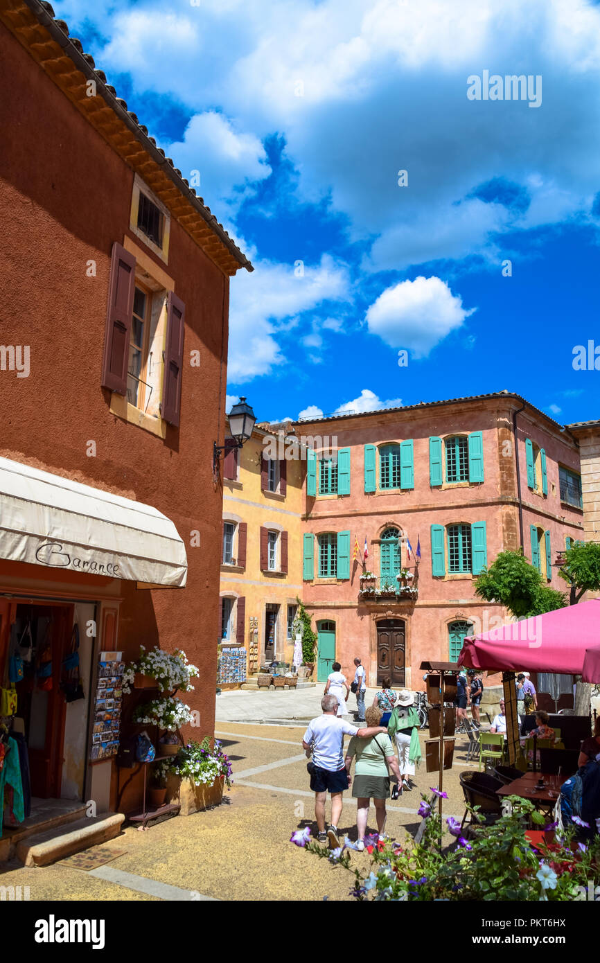 Village squares hi-res stock photography and images - Alamy