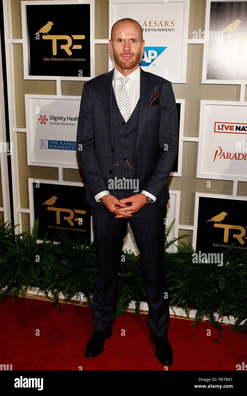 Oliver tyler hi-res stock photography and images - Alamy