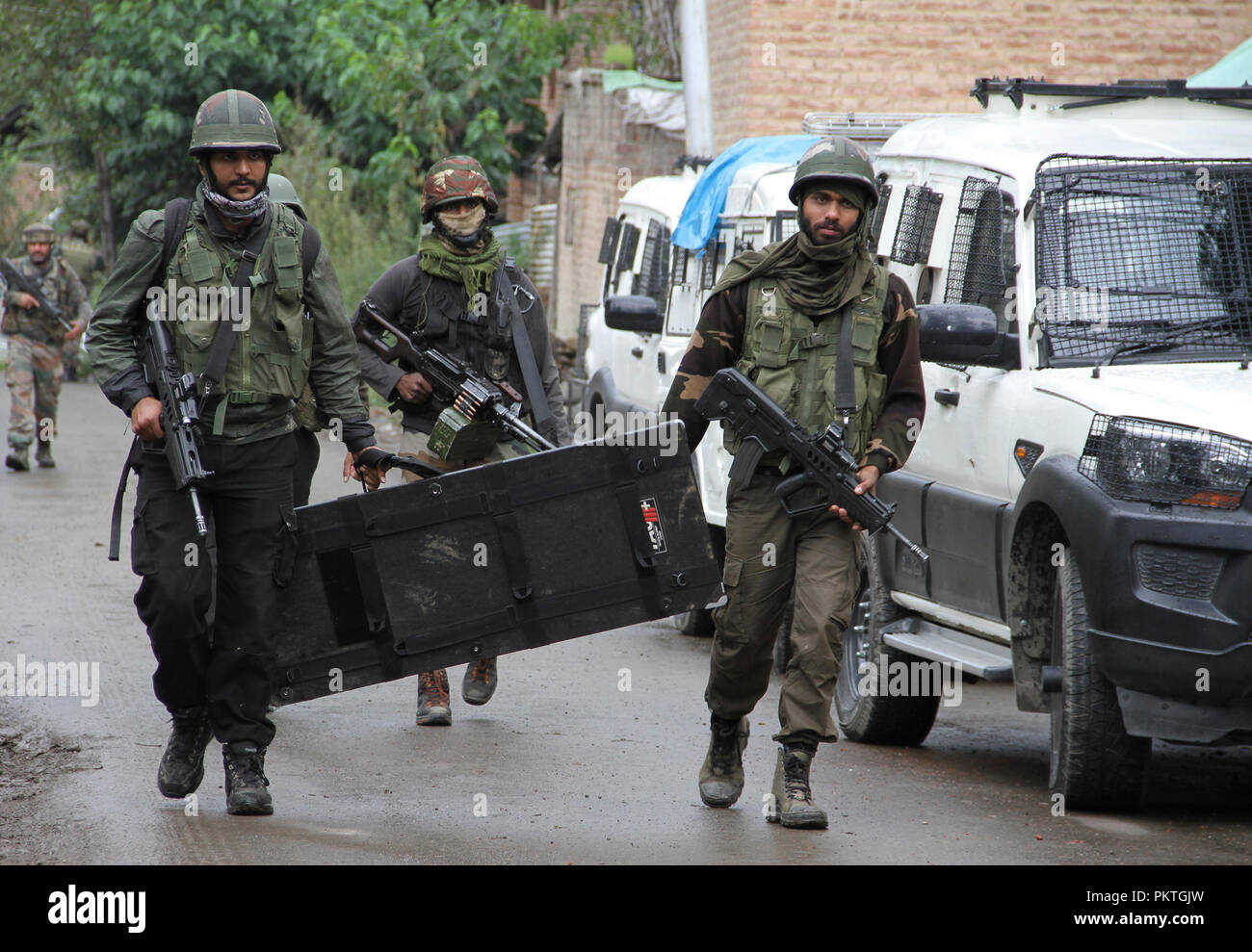Bulletproof shield hi-res stock photography and images - Alamy