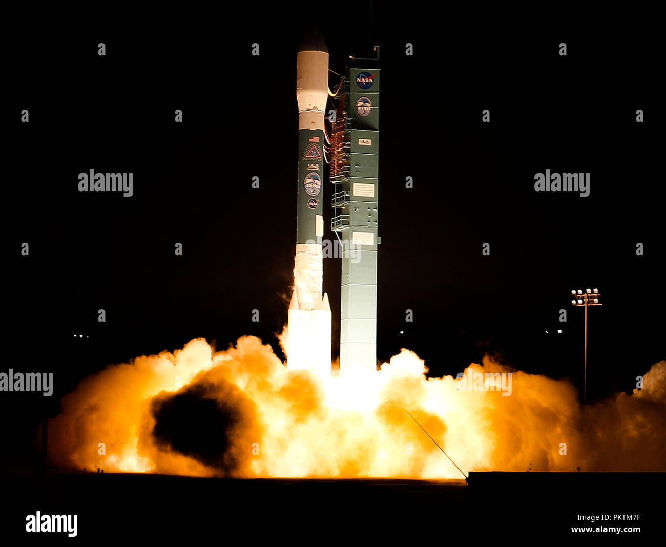 2 launches from vandenberg air force base hi-res stock photography and ...