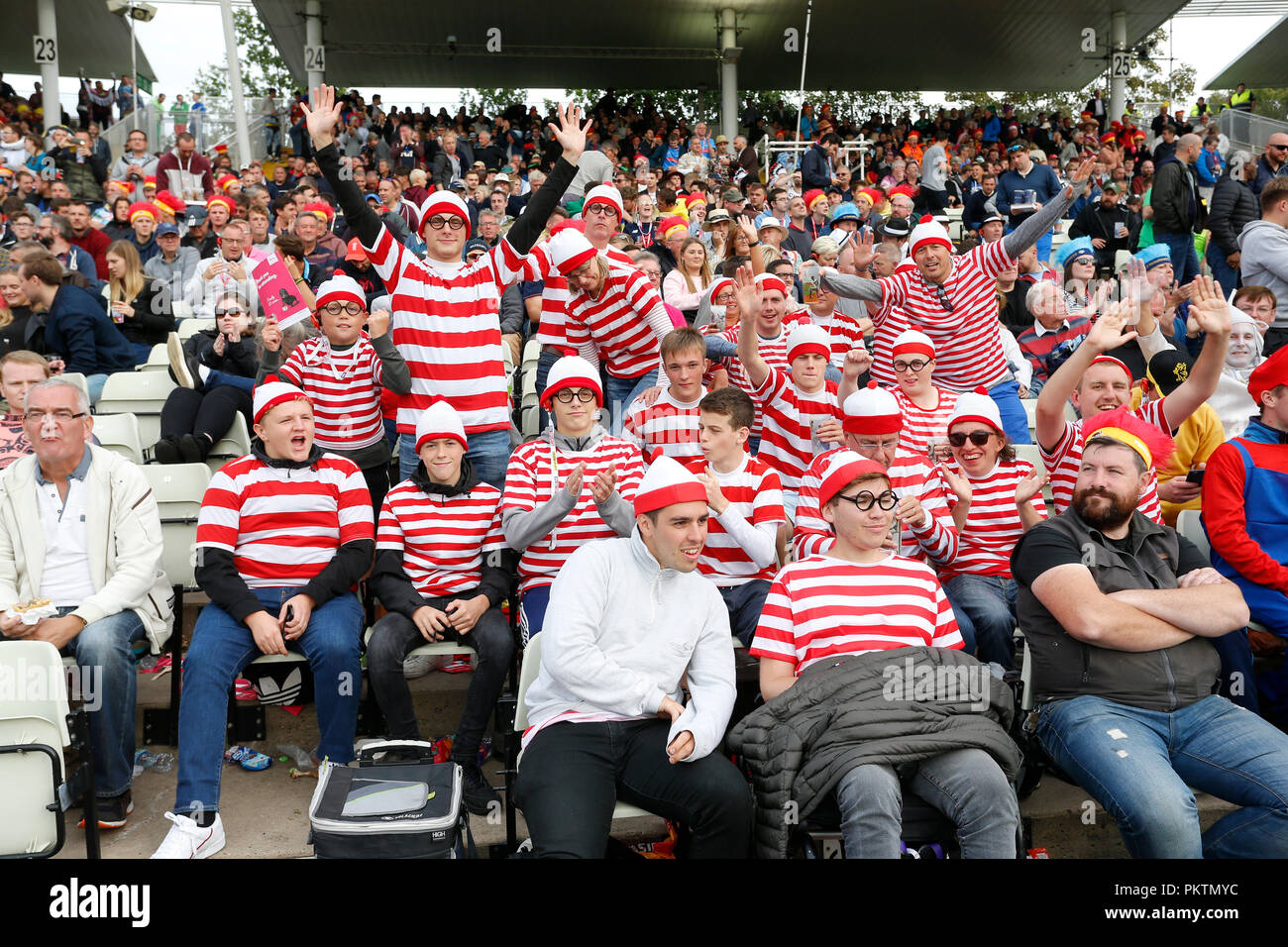 Cricket fans fancy dress hi-res stock photography and images - Alamy