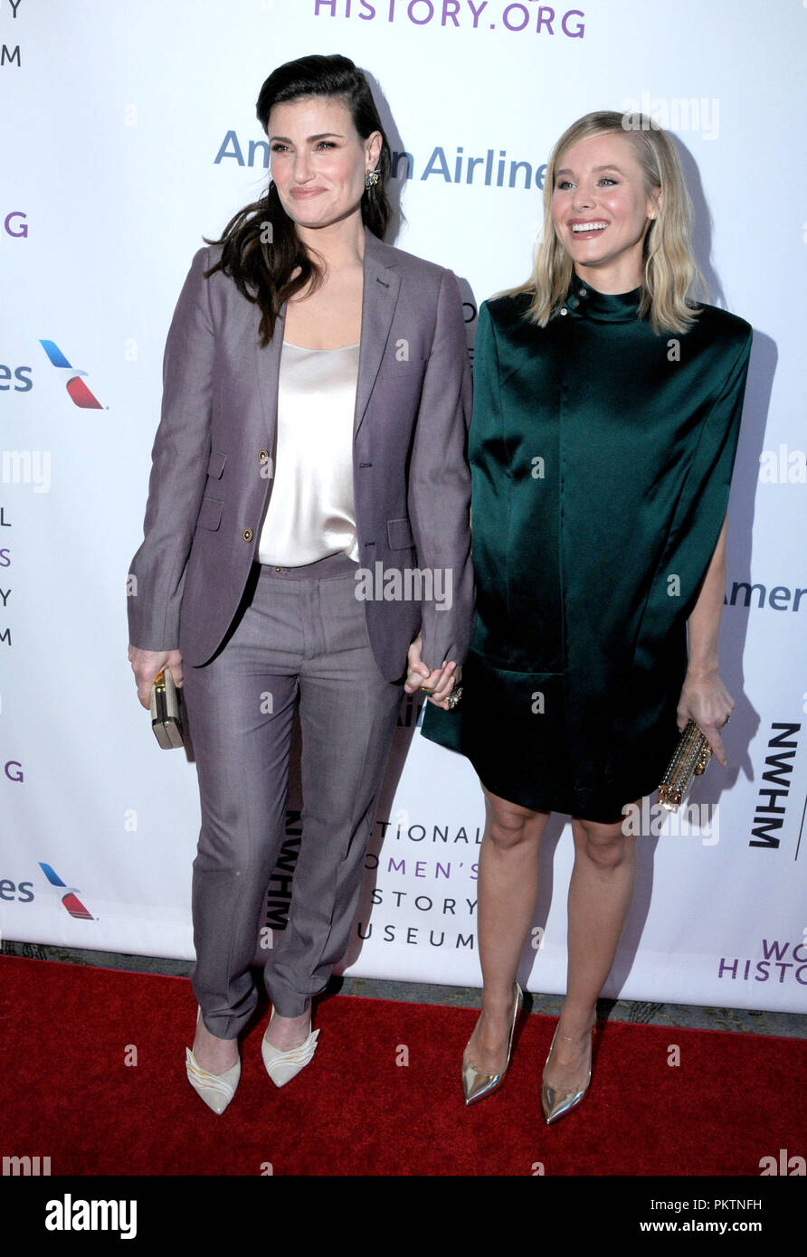 Idina Menzel And Kristen Bell Friends