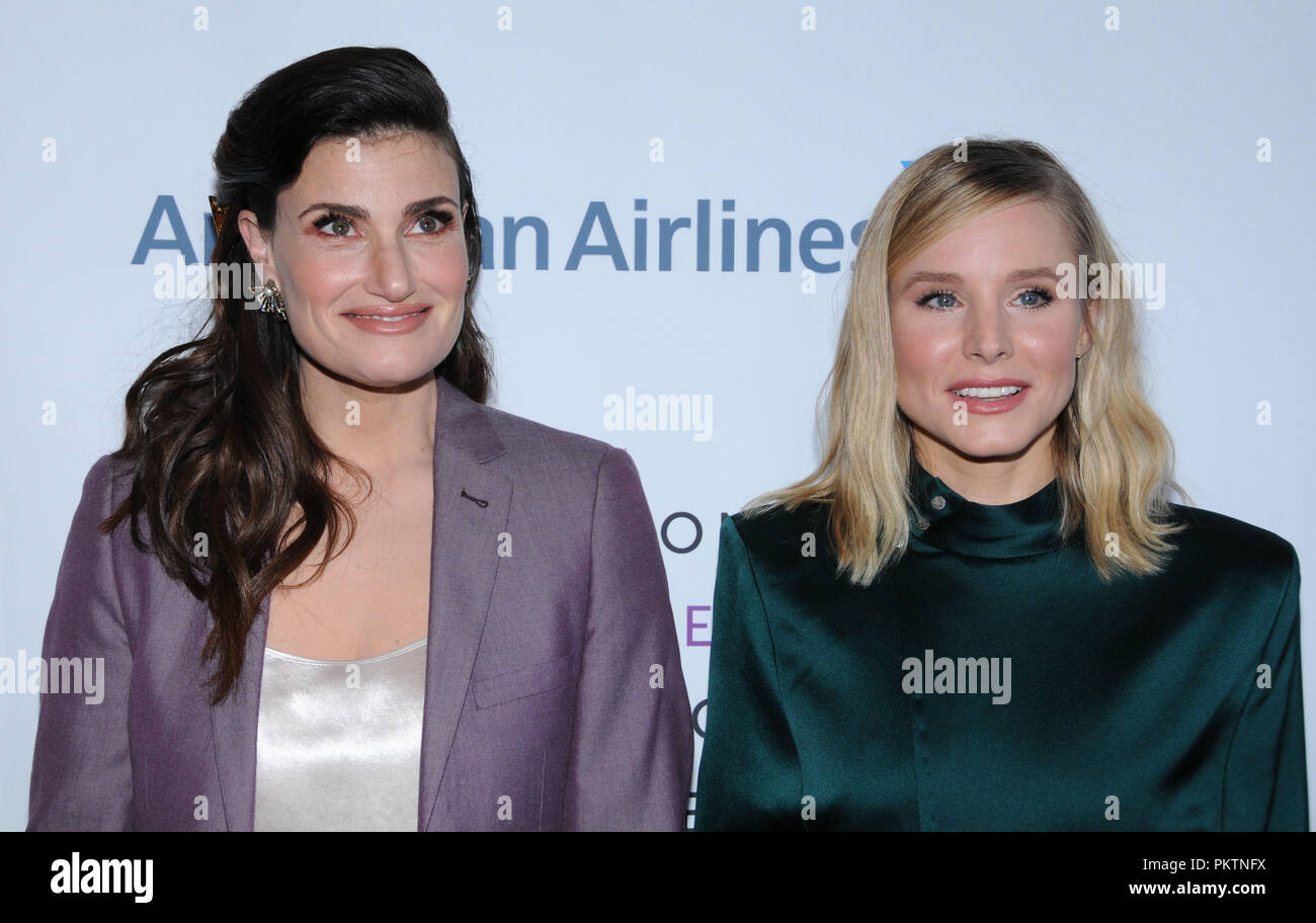 Idina Menzel And Kristen Bell Friends
