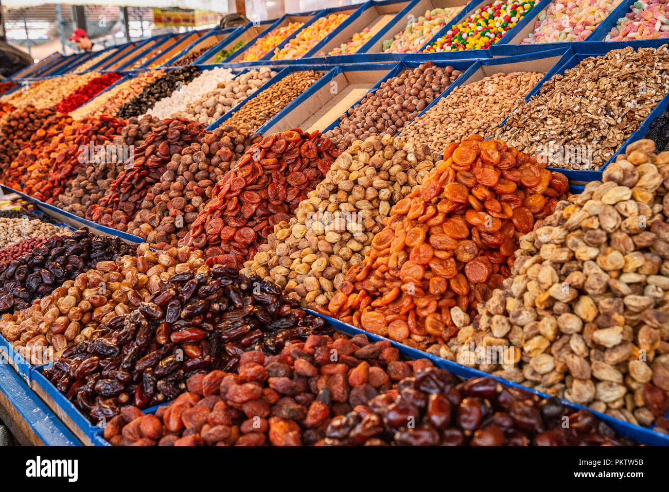 Shops in the famous Osh Bazaar in Bishkek, Kyrgyzstan Stock Photo - Alamy