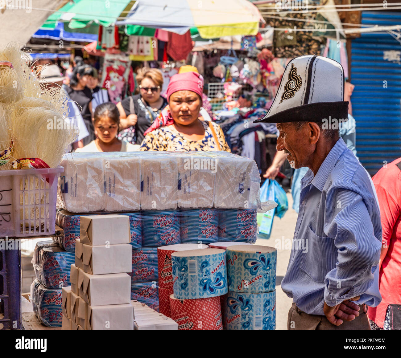 Shops in the famous Osh Bazaar in Bishkek, Kyrgyzstan Stock Photo - Alamy