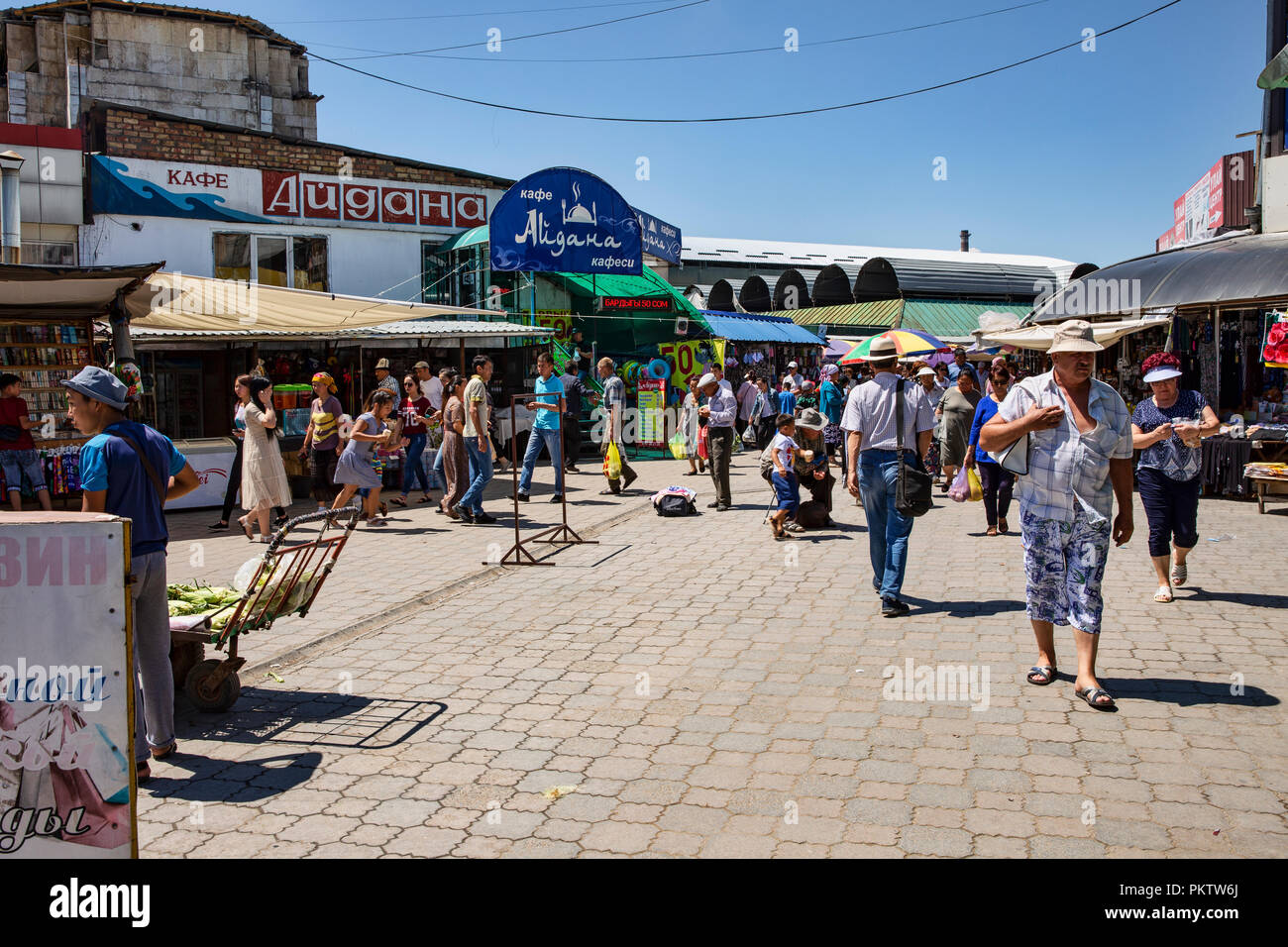 Shops in the famous Osh Bazaar in Bishkek, Kyrgyzstan Stock Photo - Alamy