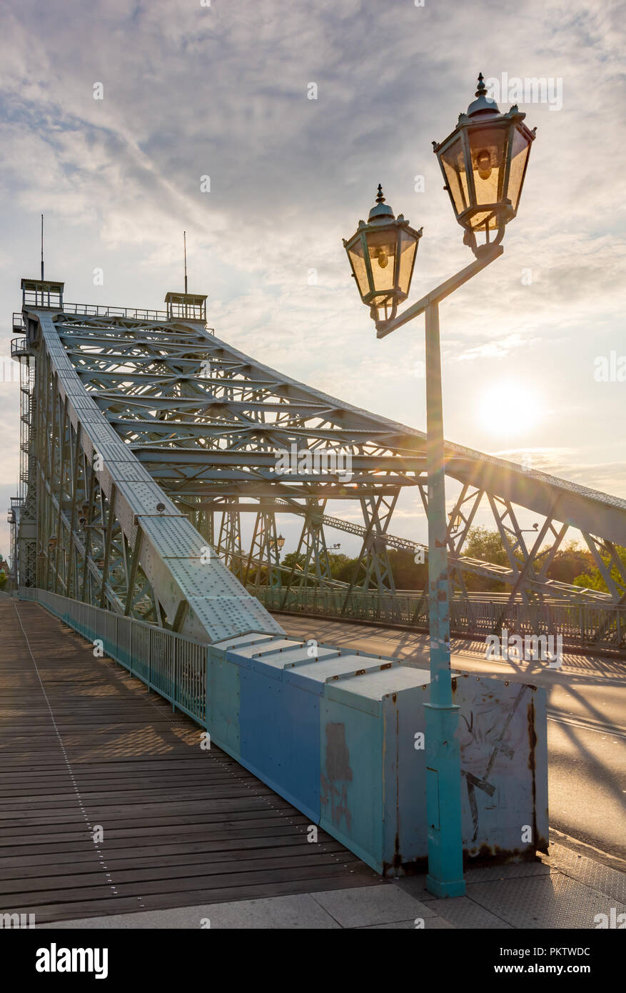 Blue wonder hi-res stock photography and images - Alamy