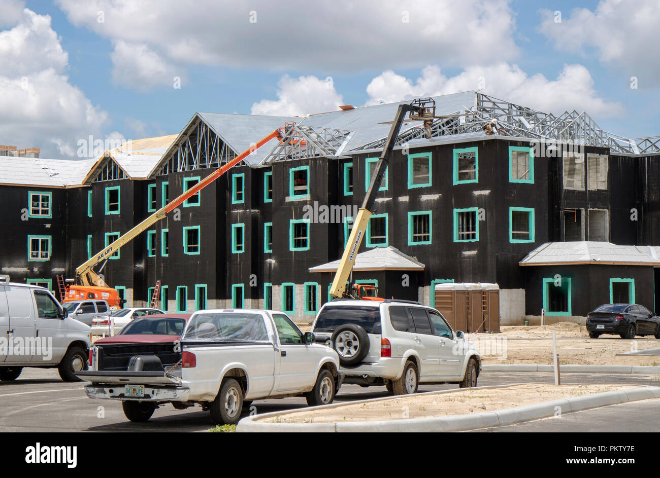 American building construction workers hi-res stock photography and ...