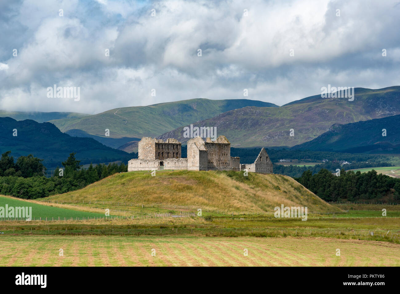 Ruthven Barracks at Kingussie, Badenoch District, Highlands, Scotland ...