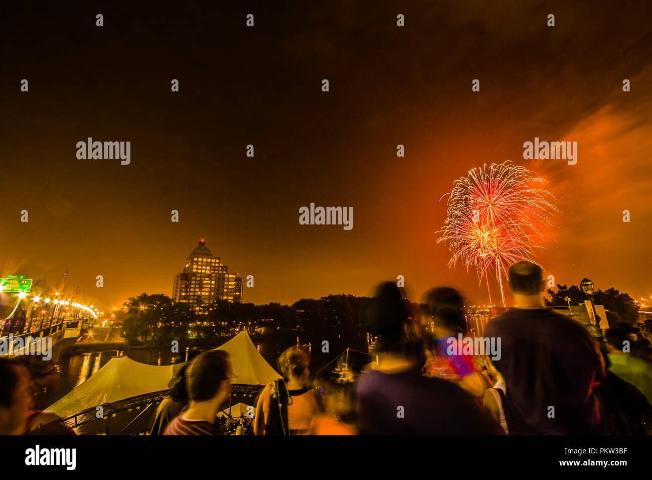 Forth of July Fireworks Mortensen Riverfront Plaza Hartford ...