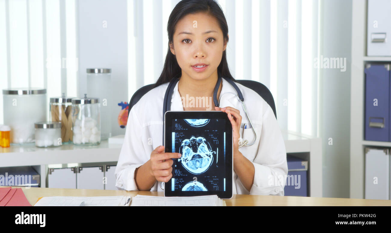 Chinese doctor mri hi-res stock photography and images - Alamy