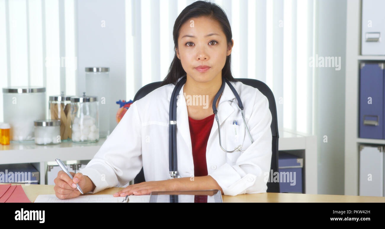 Asian chinese female doctor wireless hi-res stock photography and ...