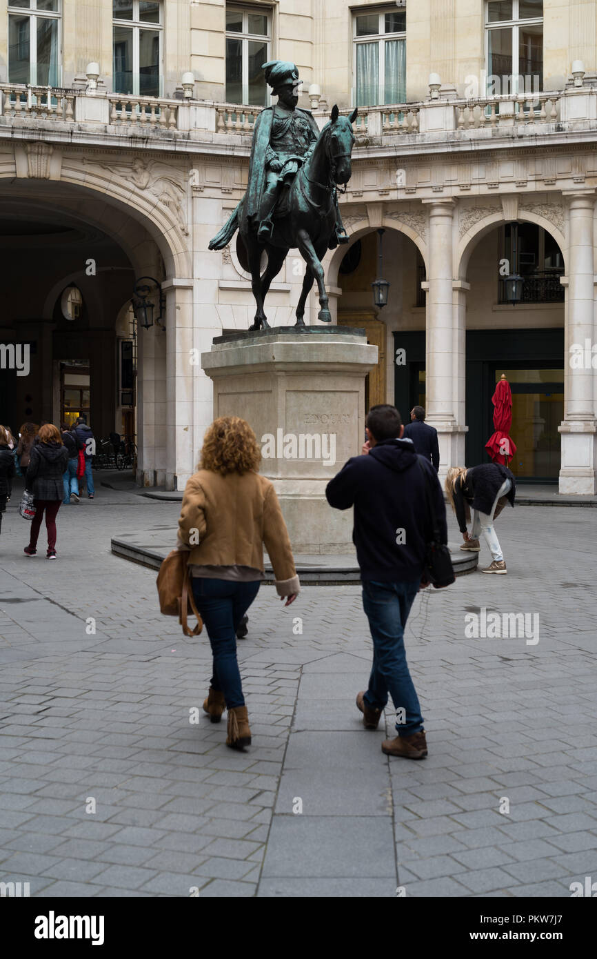 People walking the patio Stock Photo - Alamy