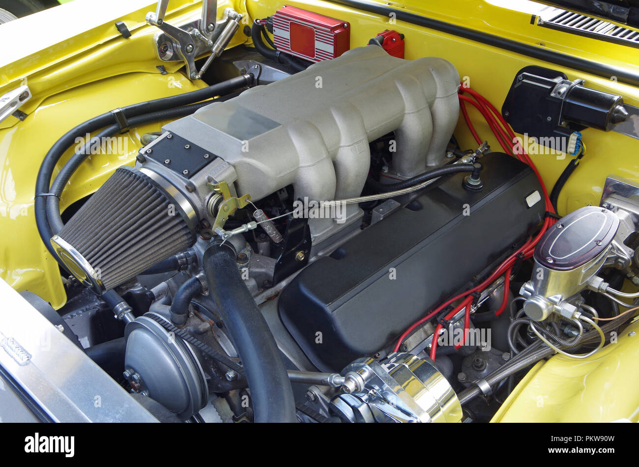 American classic car hot rod engine Stock Photo - Alamy