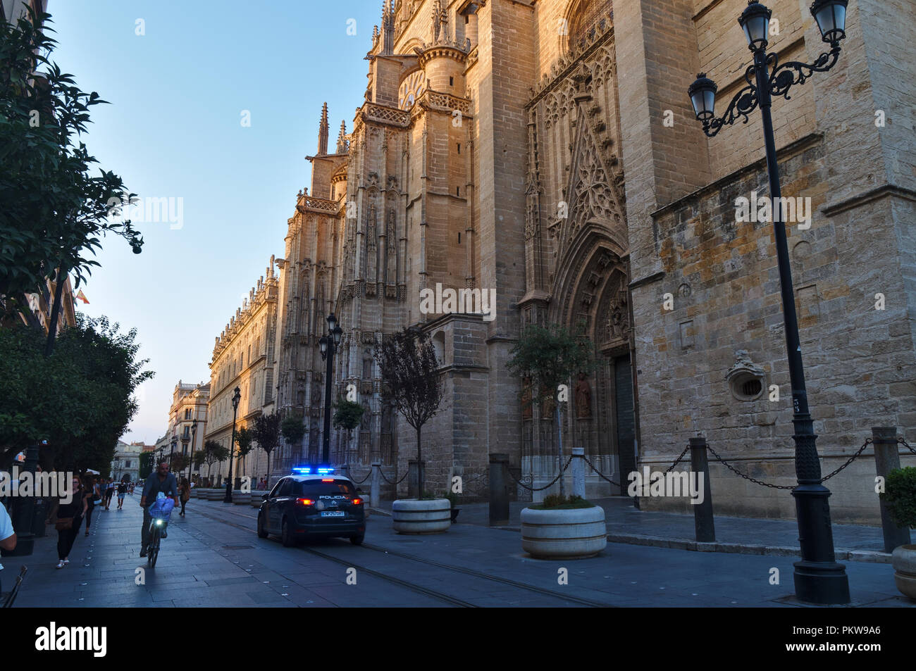 Streets of seville hi-res stock photography and images - Alamy