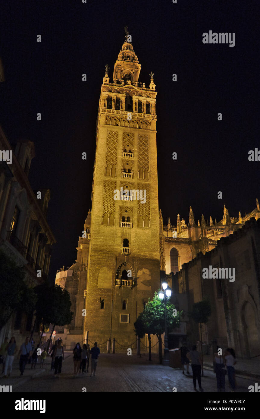 Streets of seville hi-res stock photography and images - Alamy