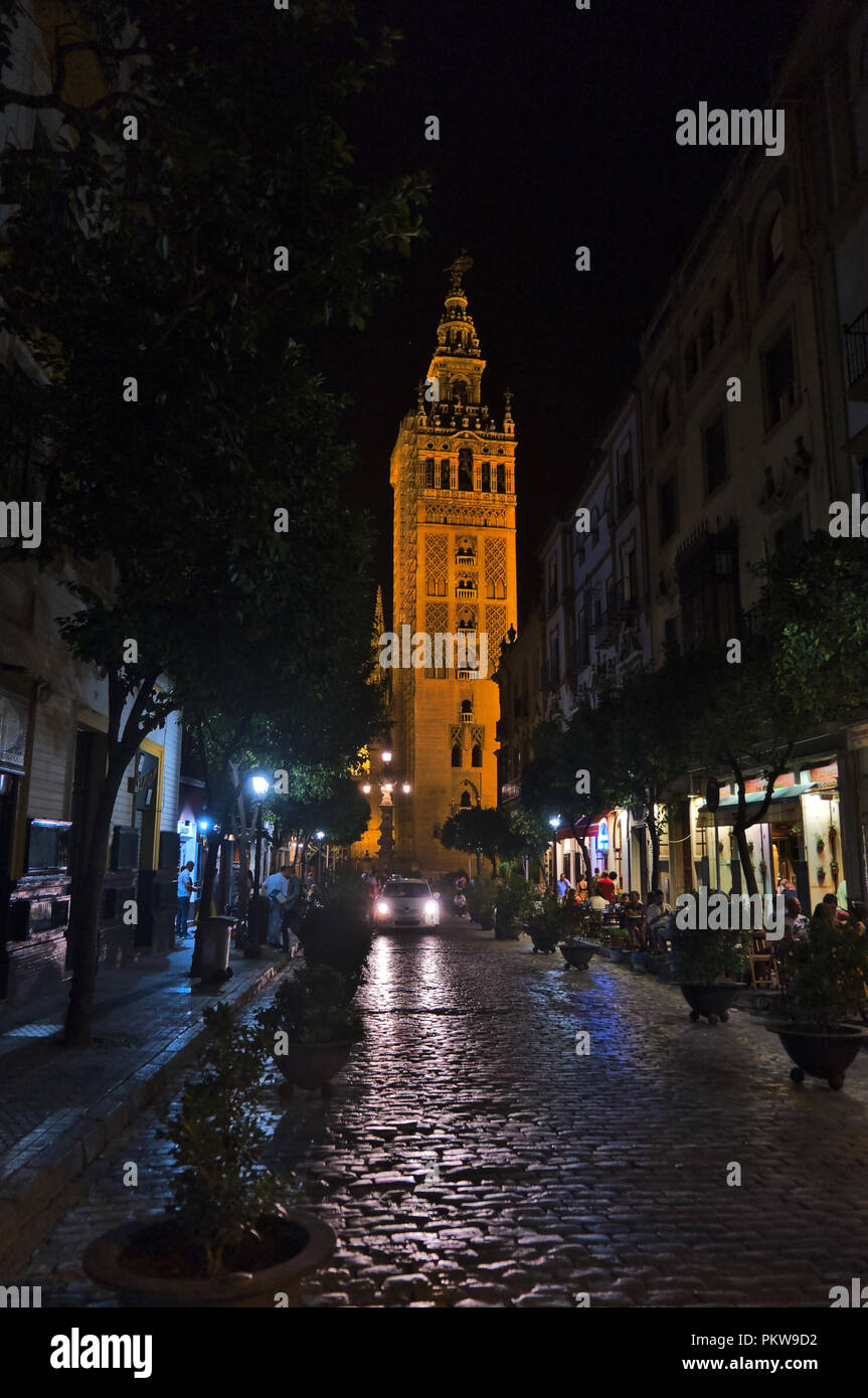 Streets of seville hi-res stock photography and images - Alamy