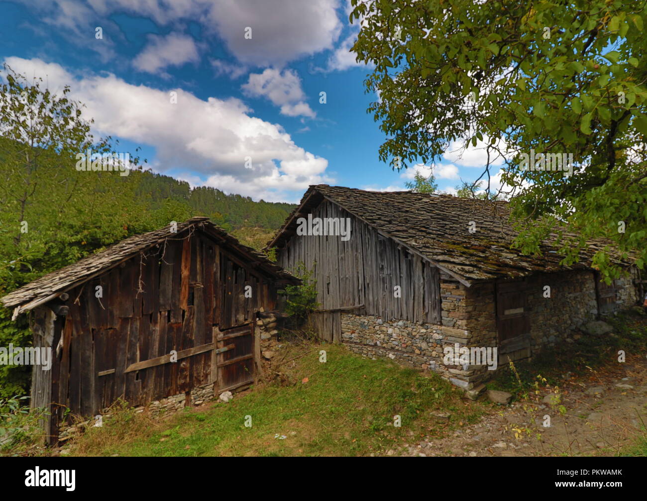 Old houses in the historical cultural reserve village of Dolen ...