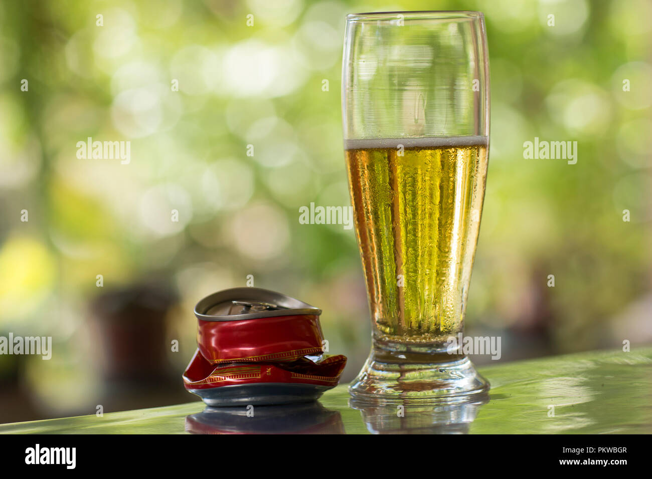 Blond house beer hi-res stock photography and images - Alamy