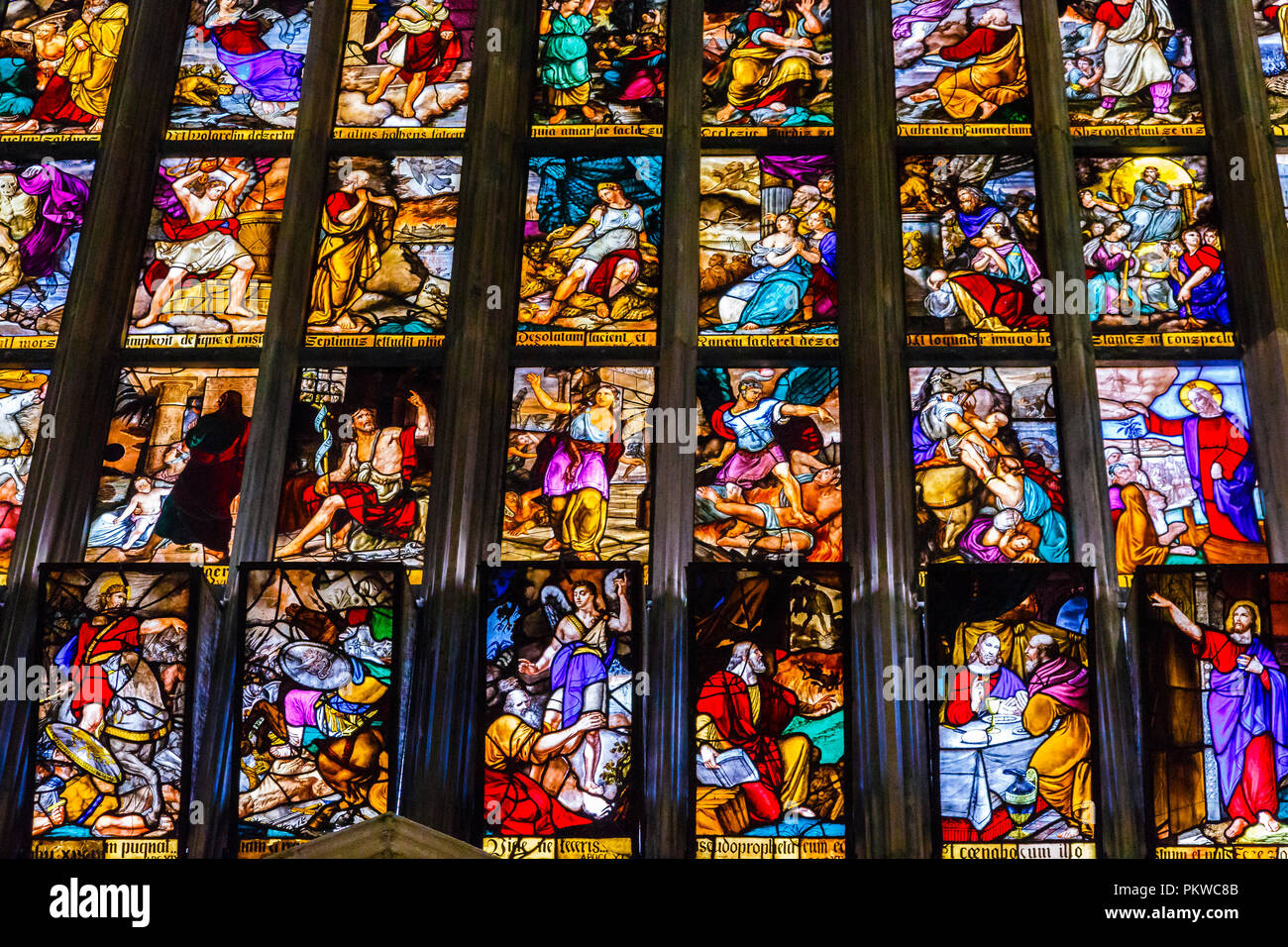 Milan cathedral window hi-res stock photography and images - Alamy