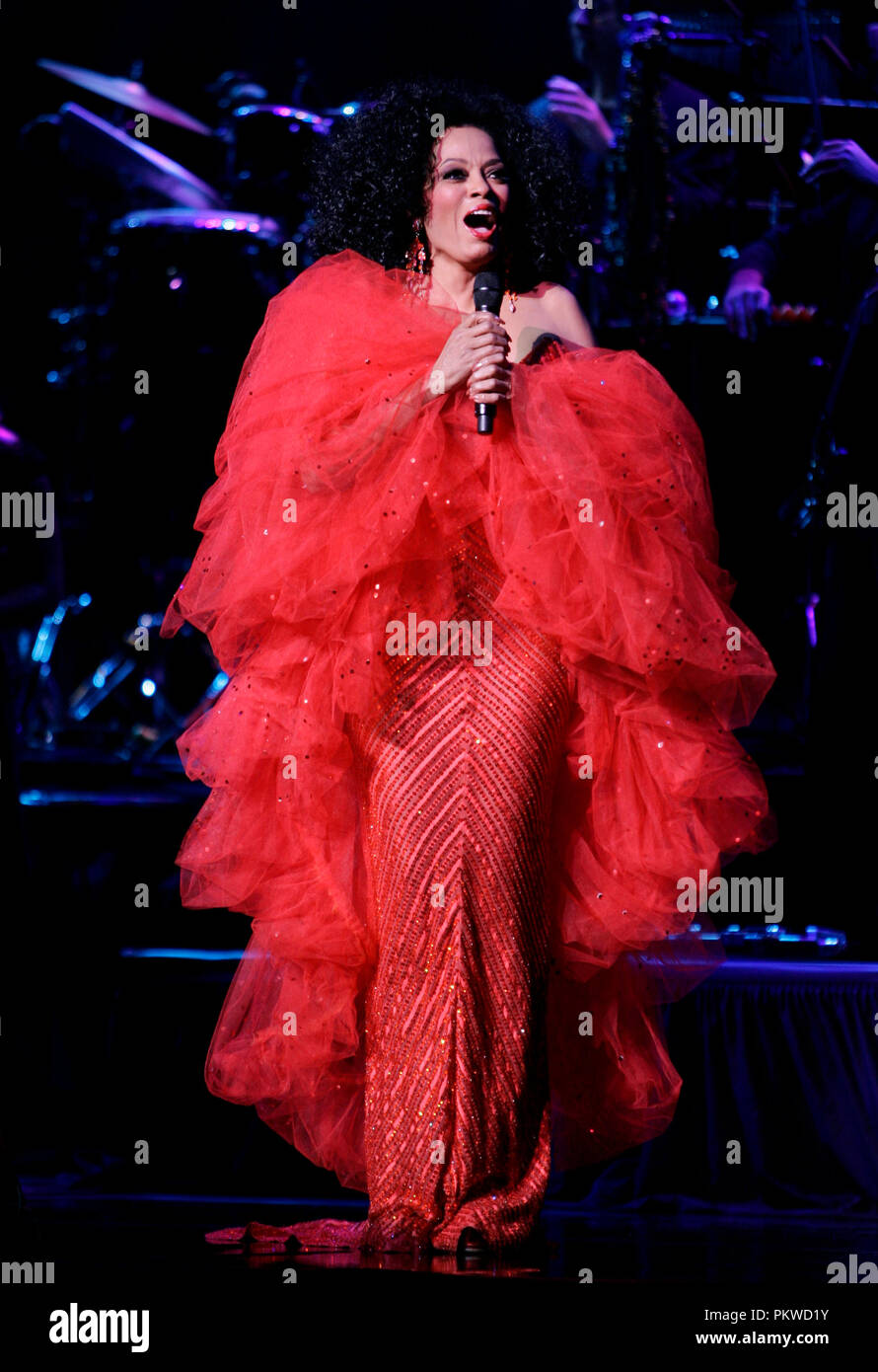 Diana ross supremes concert hi-res stock photography and images - Alamy