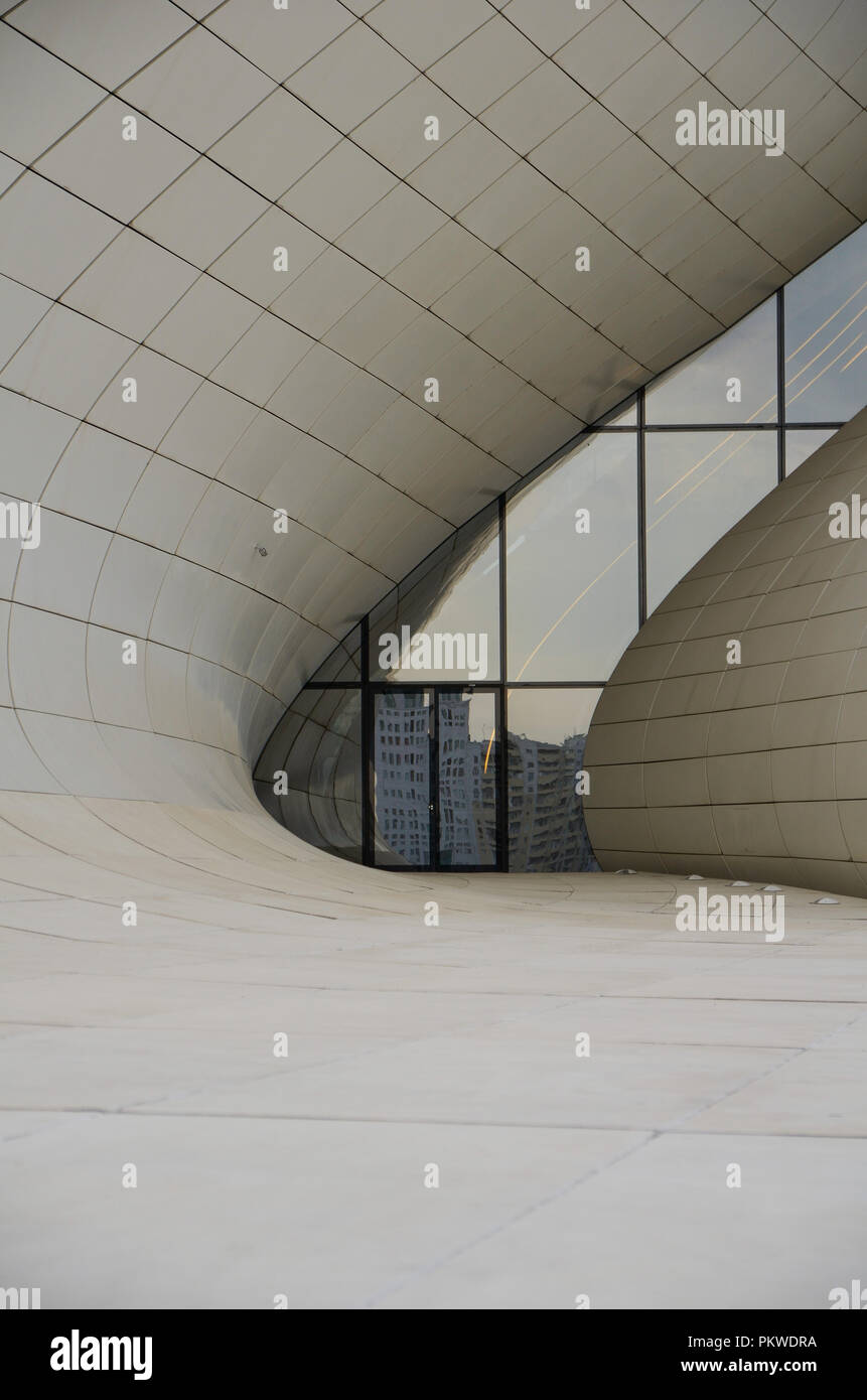 Heydar Aliyev Center in Baku, Azerbaijan Stock Photo - Alamy