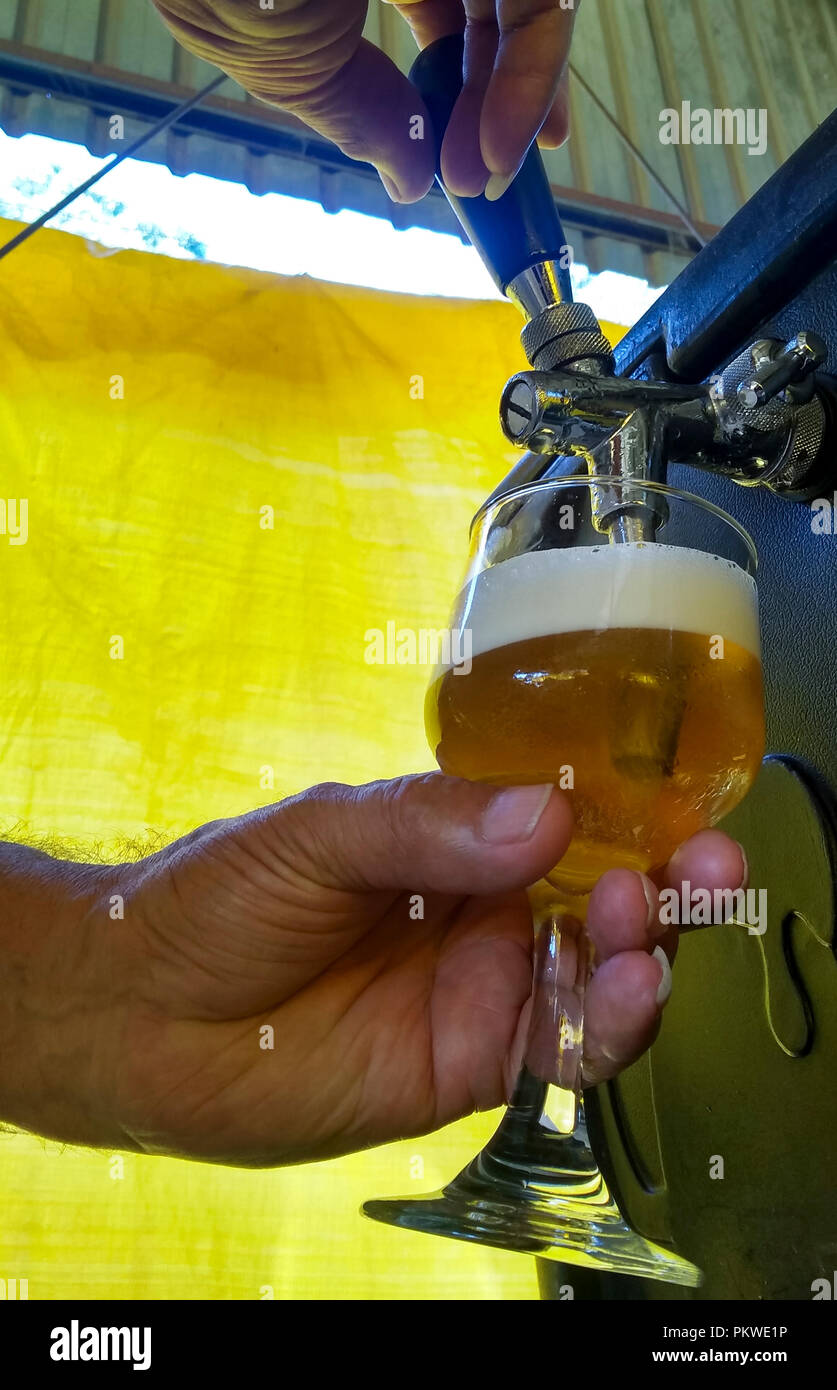 Beer machine hi-res stock photography and images - Alamy