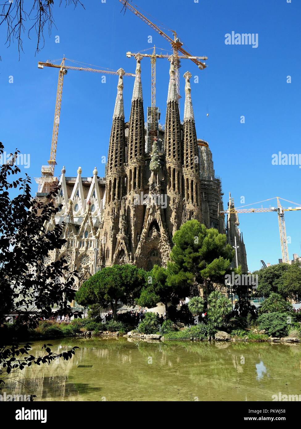Tourists visiting Sagrada Familia, Barcelona, Spain Stock Photo - Alamy