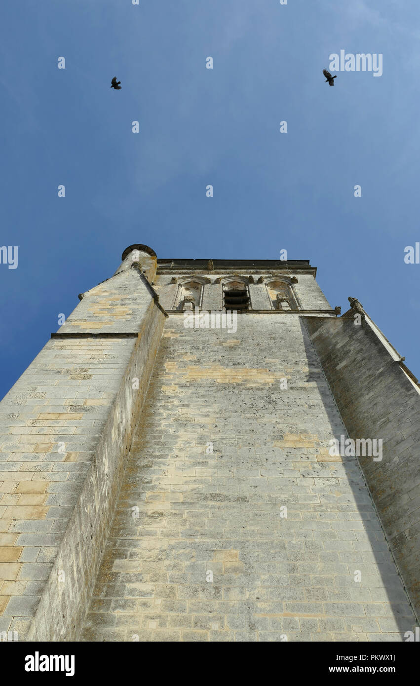 Cathedral front hi-res stock photography and images - Alamy