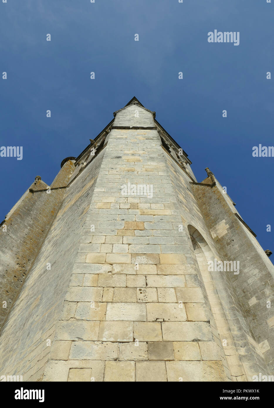 Cathedral front hi-res stock photography and images - Alamy