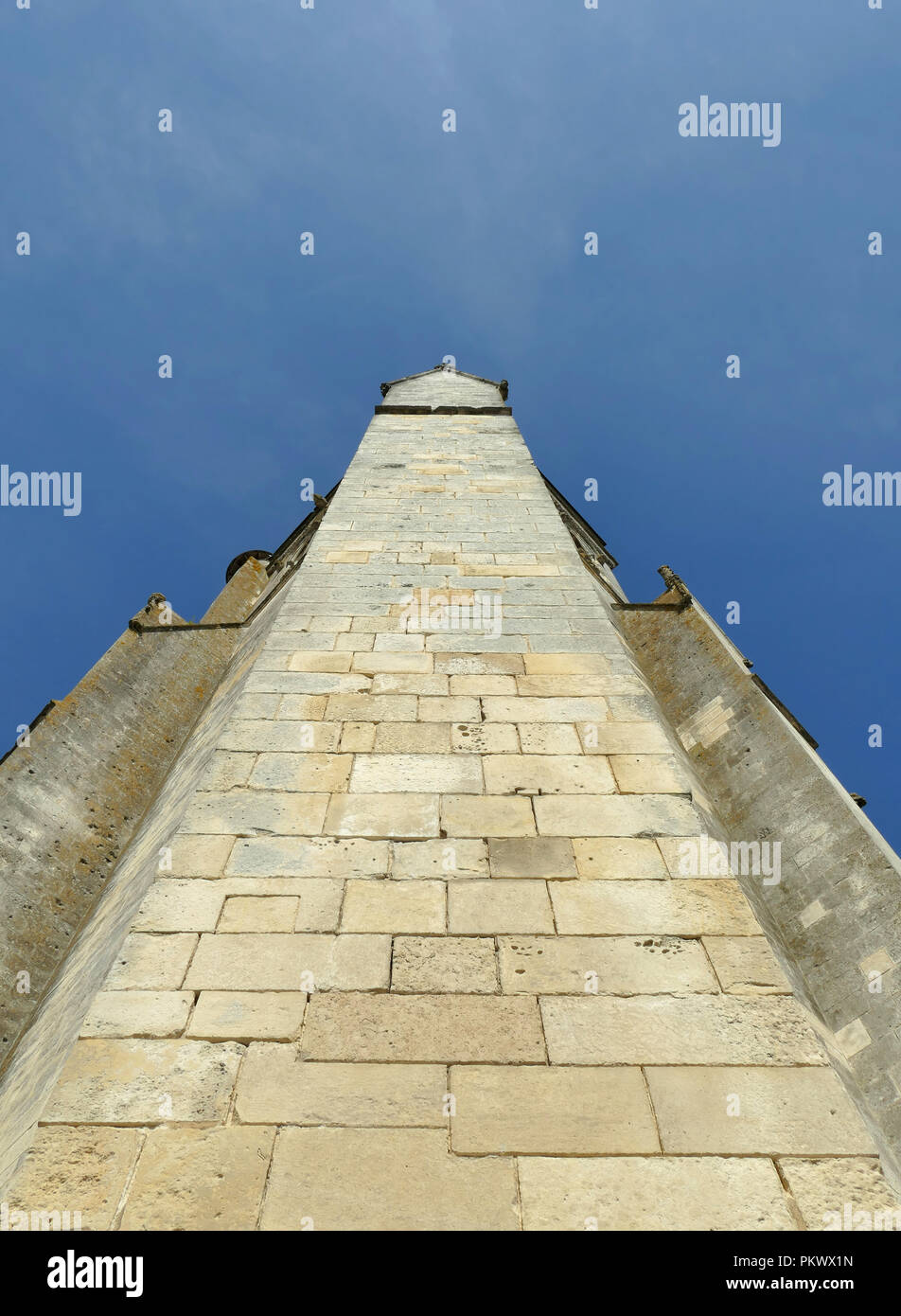 Cathedral front hi-res stock photography and images - Alamy