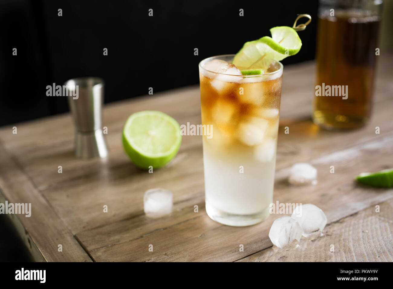 Dark and stormy rum cocktail hi-res stock photography and images - Alamy