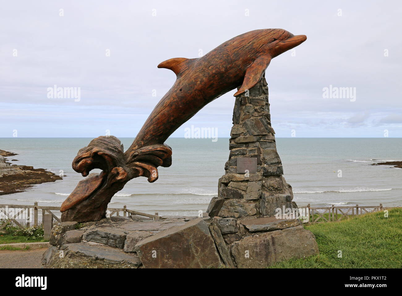 Dolphin statue cardigan bay hi-res stock photography and images - Alamy