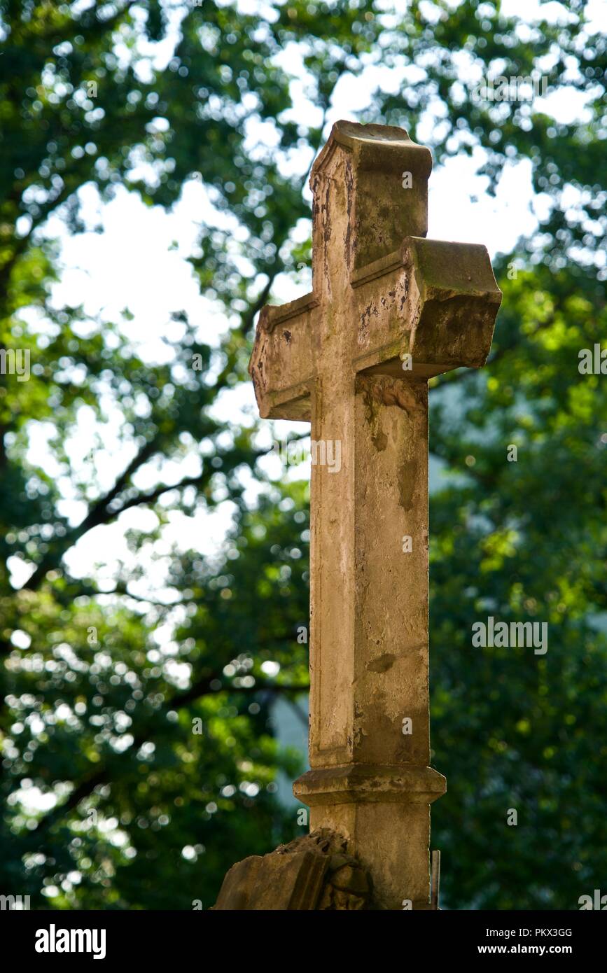 Cross of a cemetery hi-res stock photography and images - Alamy