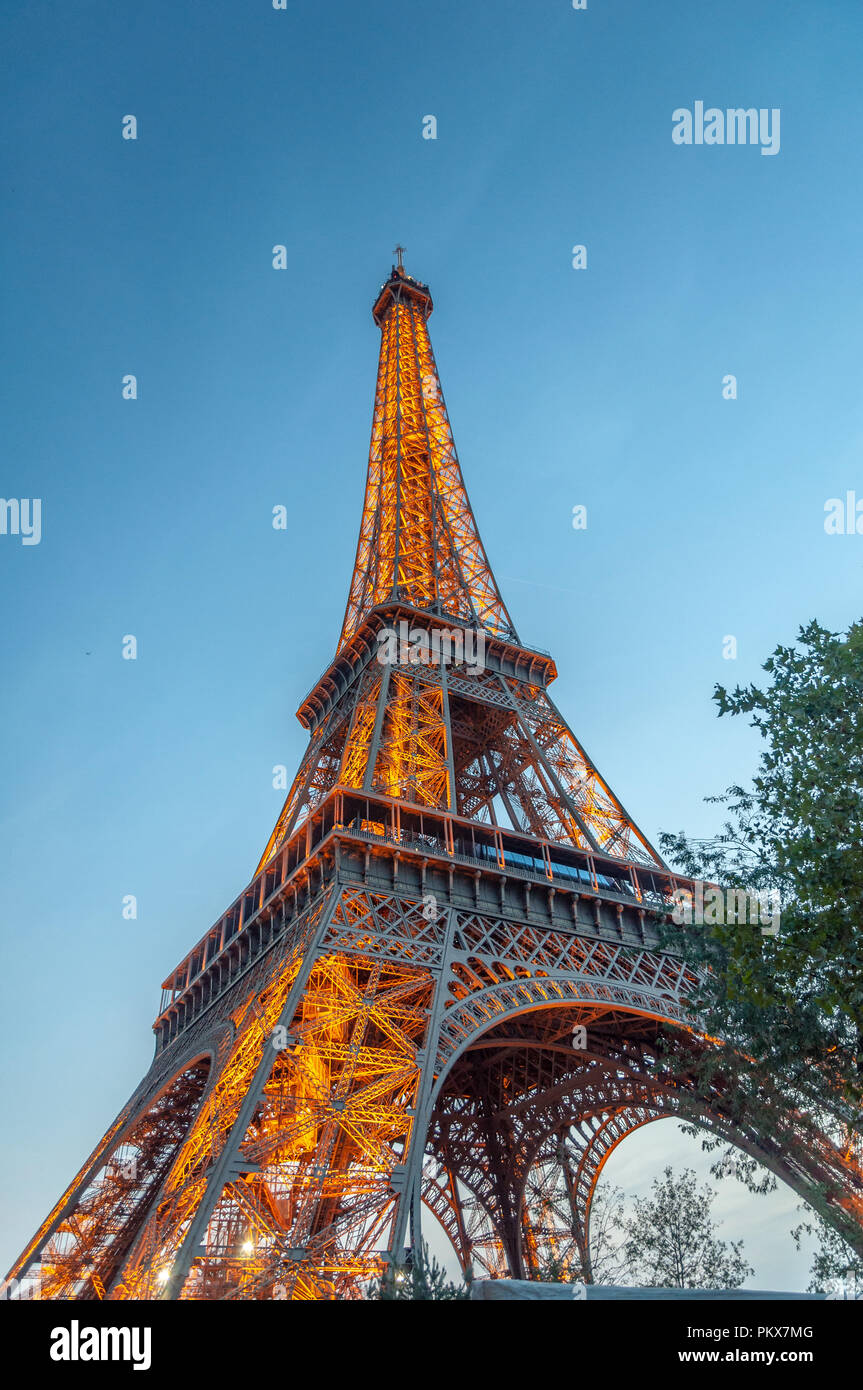 Creative view of the eiffel tower hi-res stock photography and images ...
