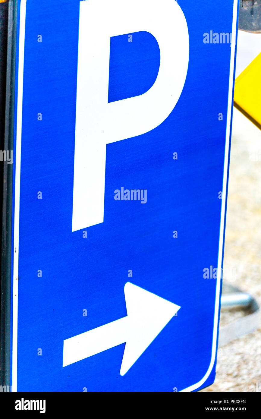 Parking area sign hi-res stock photography and images - Alamy