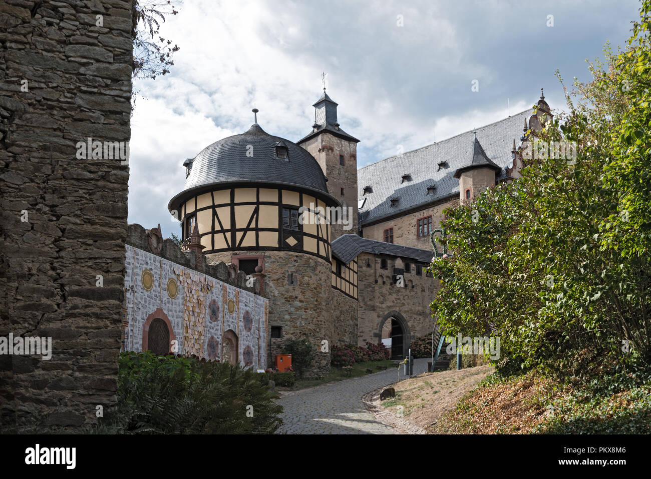 German castle medieval trees hi-res stock photography and images - Alamy