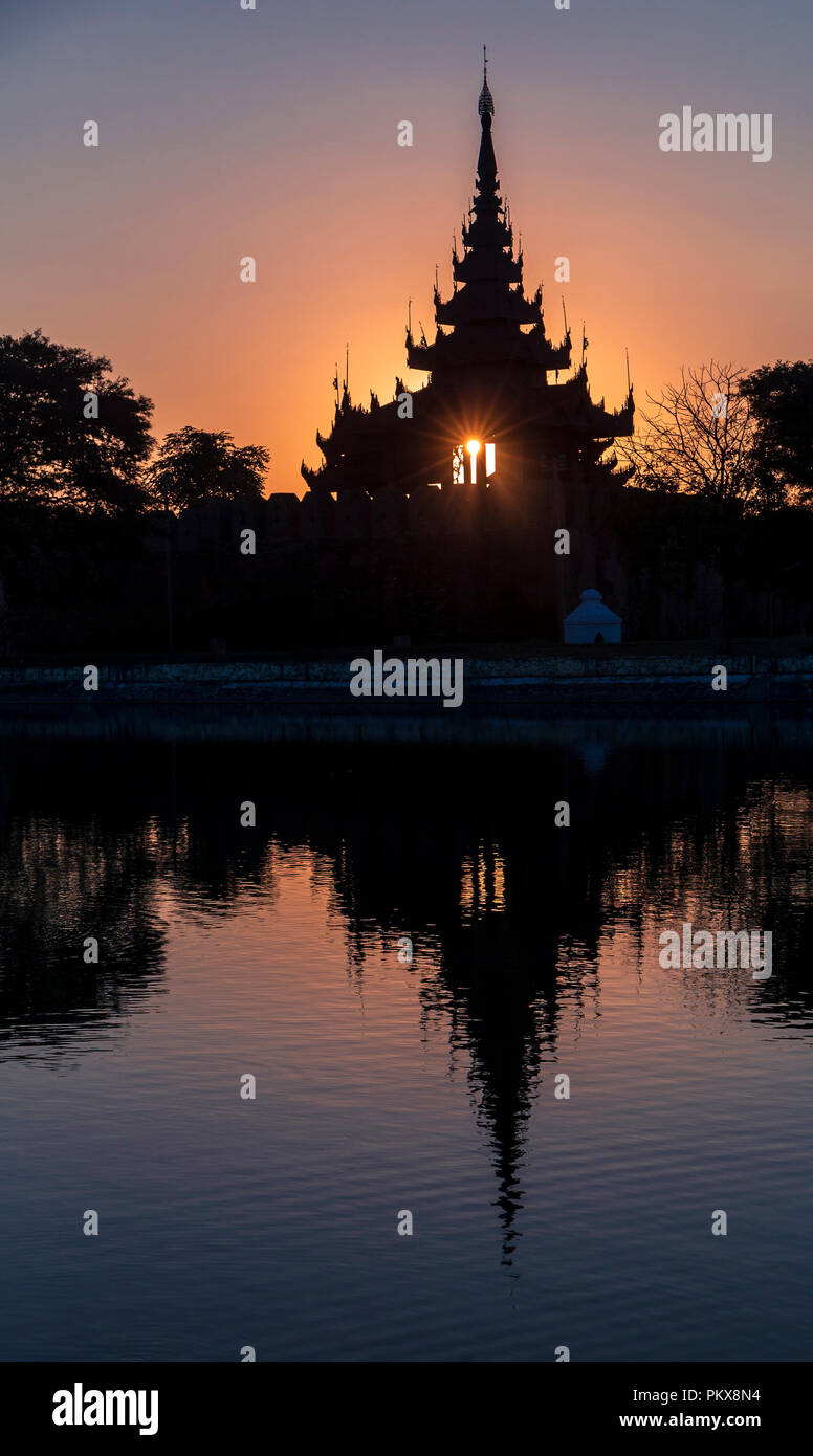 Amazing Sunset in Mandalay, Myanmar (Burma Stock Photo - Alamy