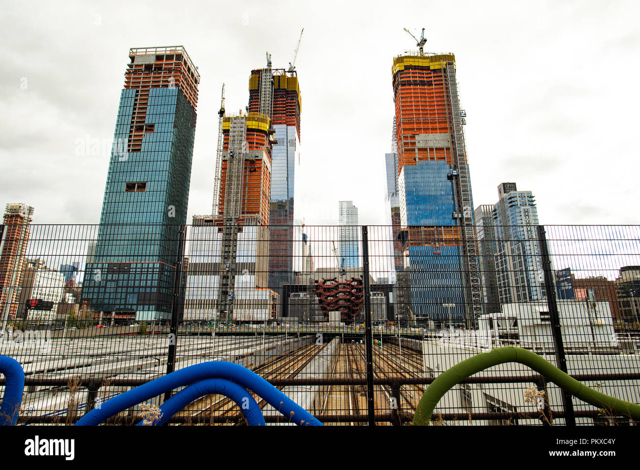 Hudson yards from the high line hi-res stock photography and images - Alamy
